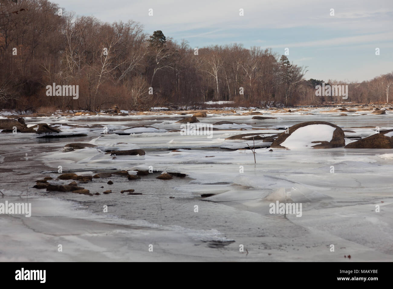 Iced river hi-res stock photography and images - Alamy
