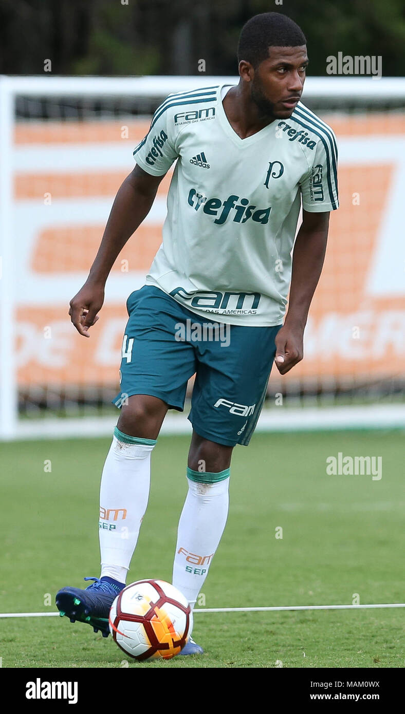SÃO PAULO, SP - 02.04.2018: TREINO DO PALMEIRAS - Player Emerson Santos ...