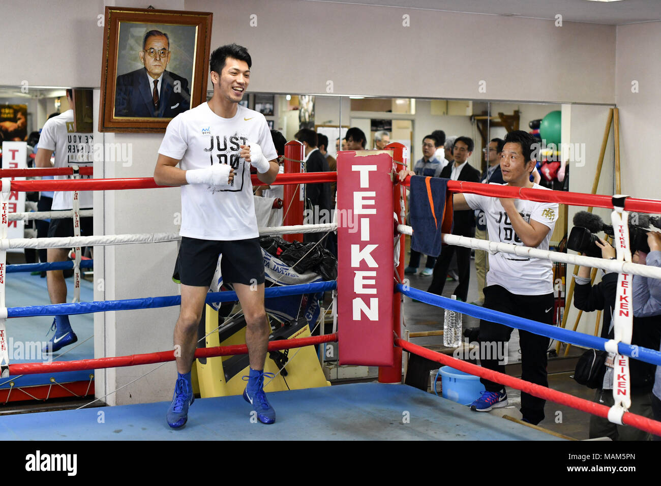 Tokyo, Japan. 2nd Apr, 2018. (L-R) Ryota Murata, Sendai Tanaka Boxing ...