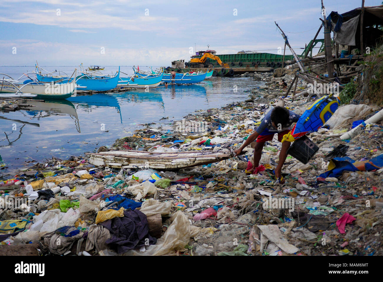 Navotas fishing port hi-res stock photography and images - Alamy
