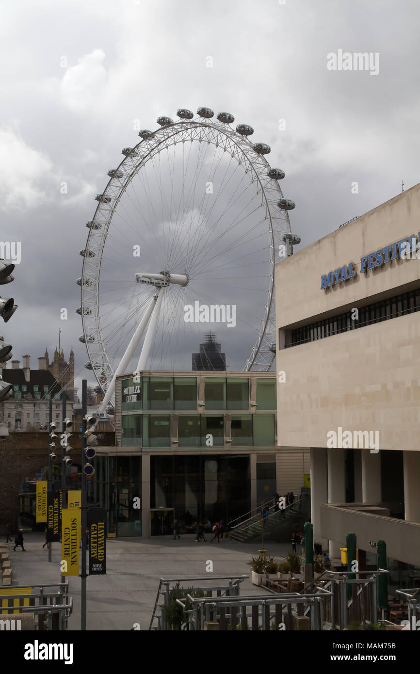 London, UK. 3rd April 2018. UK Weather: Dull and miserable day over the ...