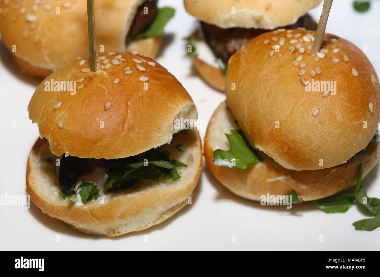 Mini burger buns hi-res stock photography and images - Alamy
