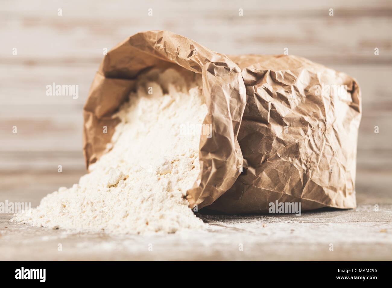 Flour paper bag scoop hi-res stock photography and images - Alamy