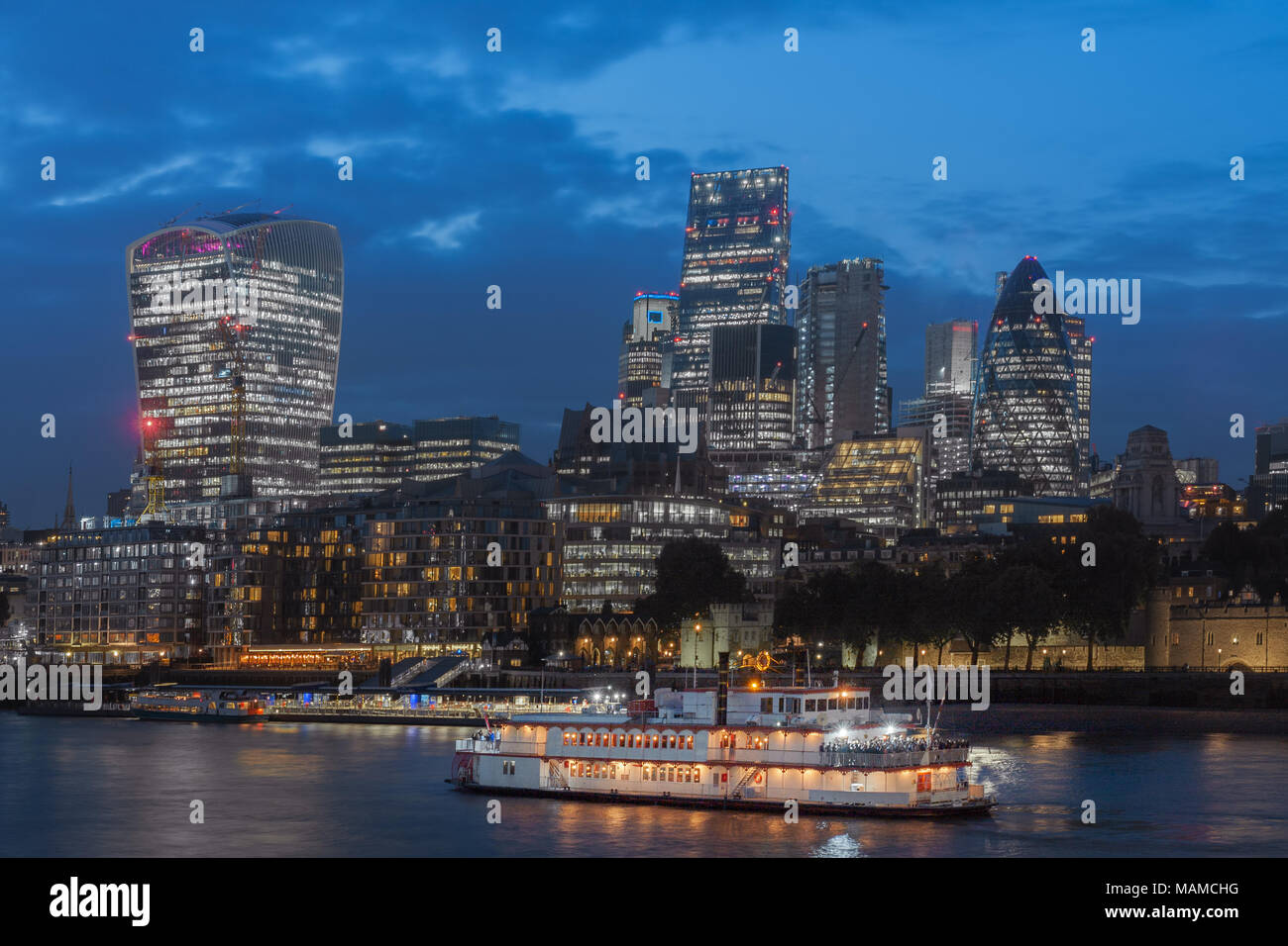 Thames night ship hi-res stock photography and images - Alamy