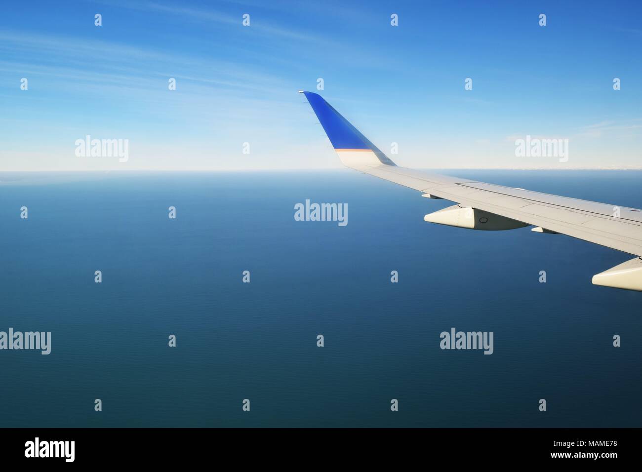 Plane window view ocean hi-res stock photography and images - Alamy