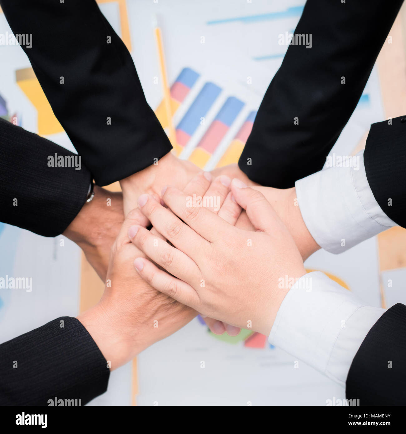 good teamwork, workplace strategy, Businessmen meeting to discuss and ...