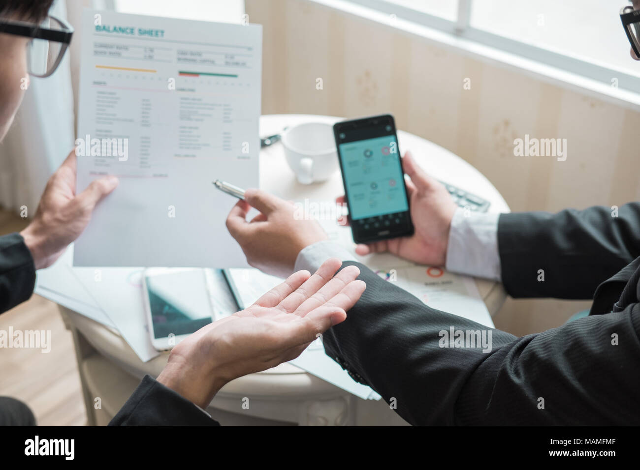 good teamwork meeting in office, workplace strategy Stock Photo - Alamy