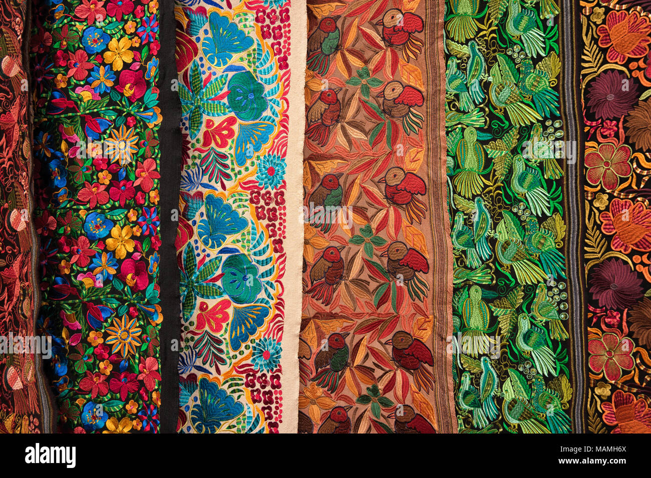 Otavalo Textiles Stock Photos & Otavalo Textiles Stock Images - Alamy