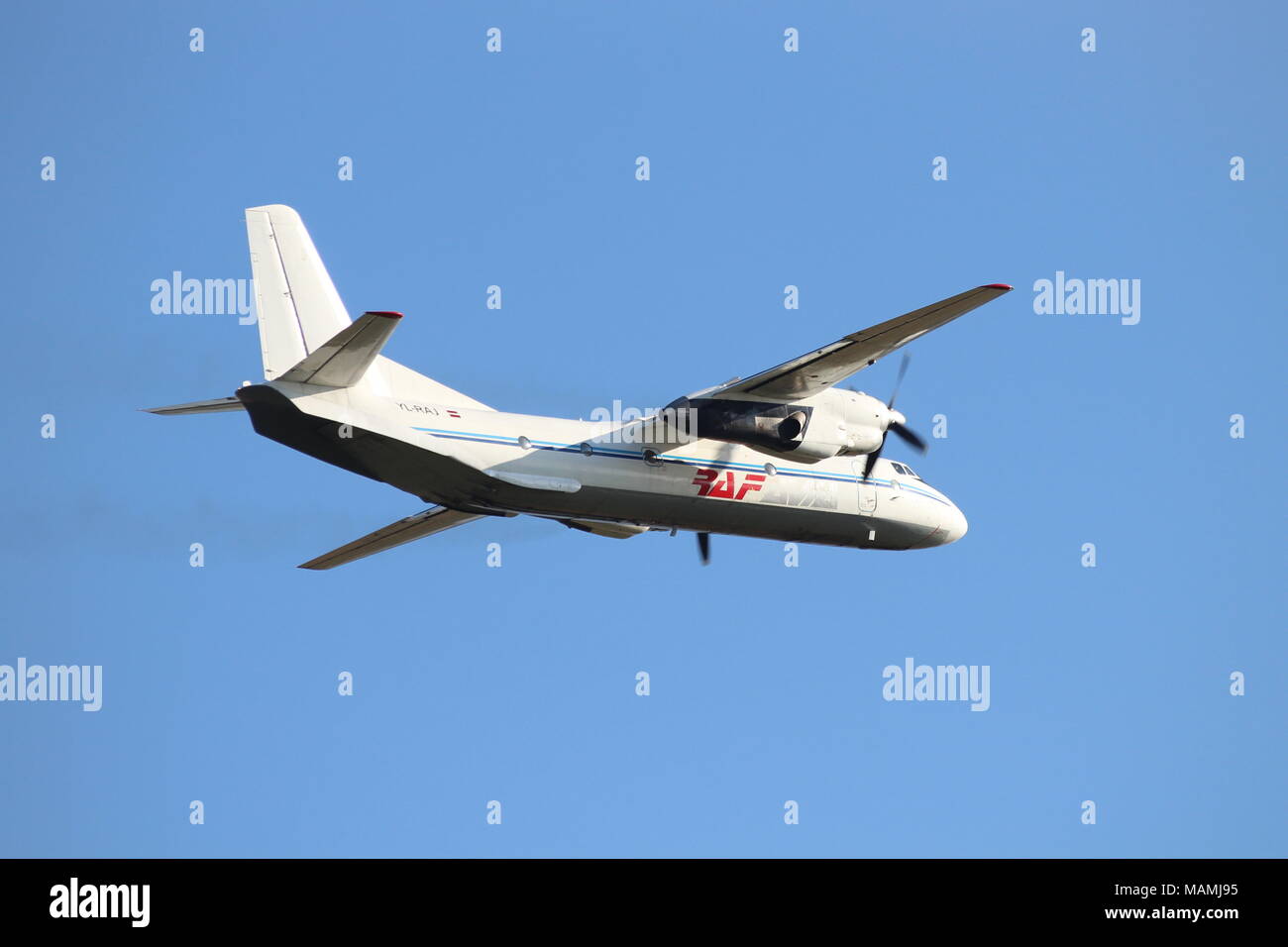 Raf cargo aircraft hi-res stock photography and images - Alamy