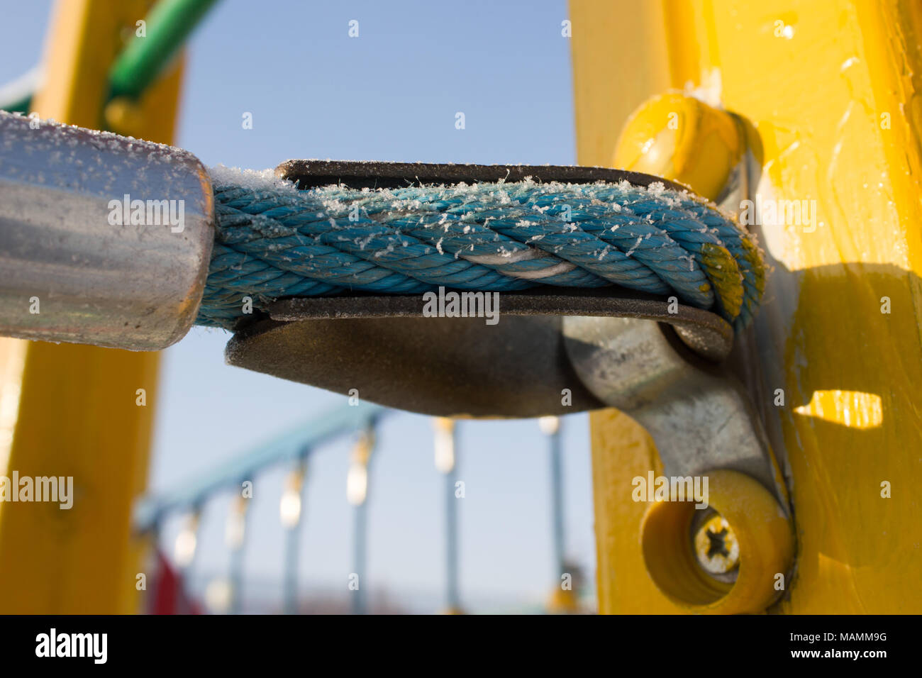 The knot of fastening a rope to a block in the frost Stock Photo - Alamy