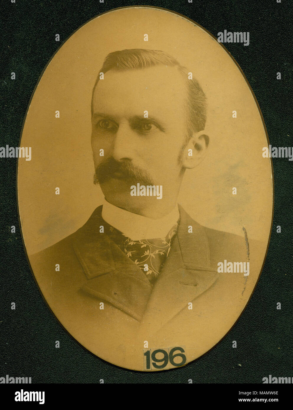 Tie a leaf hi-res stock photography and images - Alamy