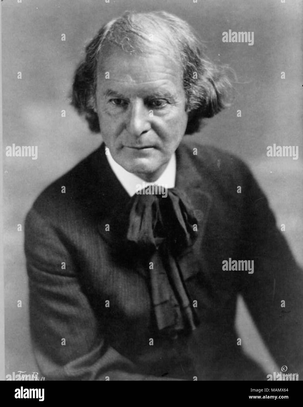 Elbert Hubbard, head-and-shoulders portrait, facing front. Library of ...