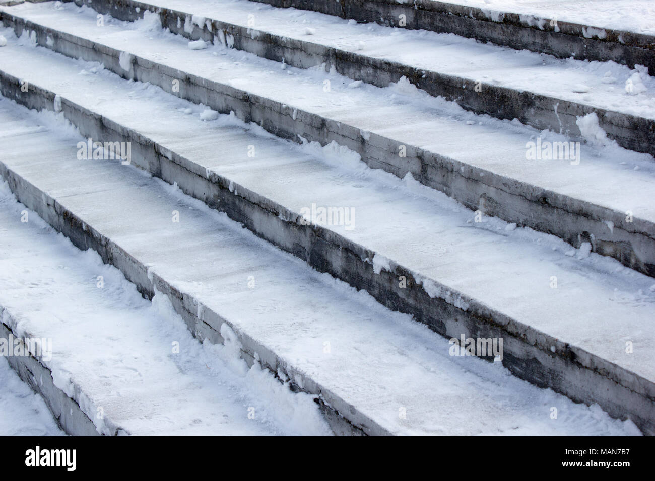 Snow stairs hi-res stock photography and images - Alamy