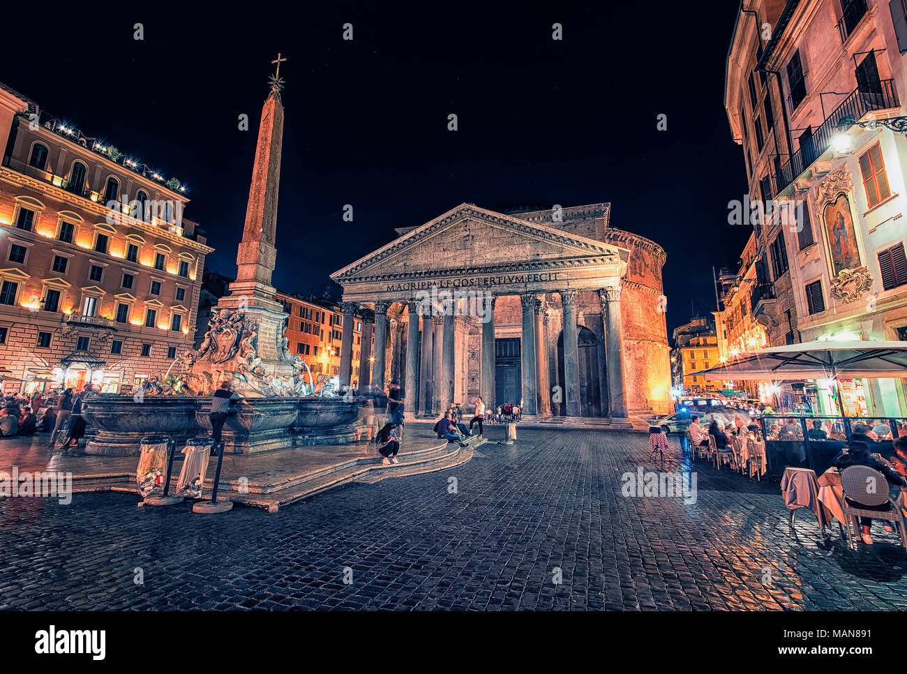 Rome piazza della rotonda and pantheon hi-res stock photography and ...