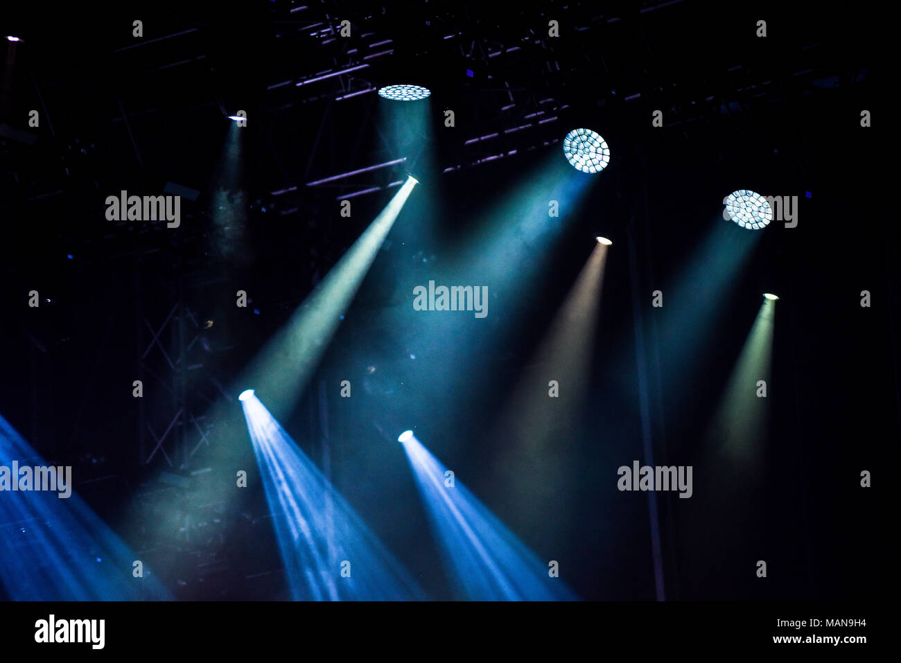 Stage lights at a live music concert Stock Photo - Alamy