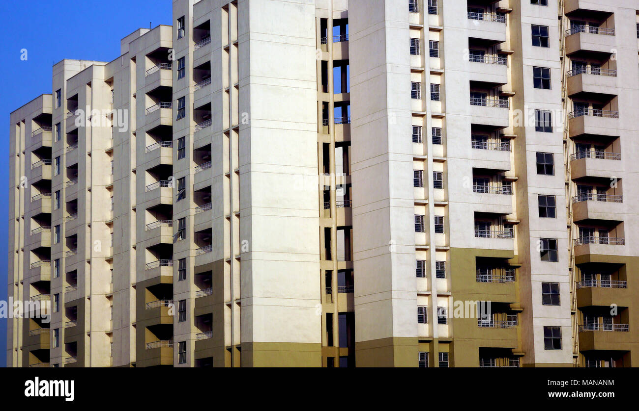 New block of modern apartments Stock Photo - Alamy