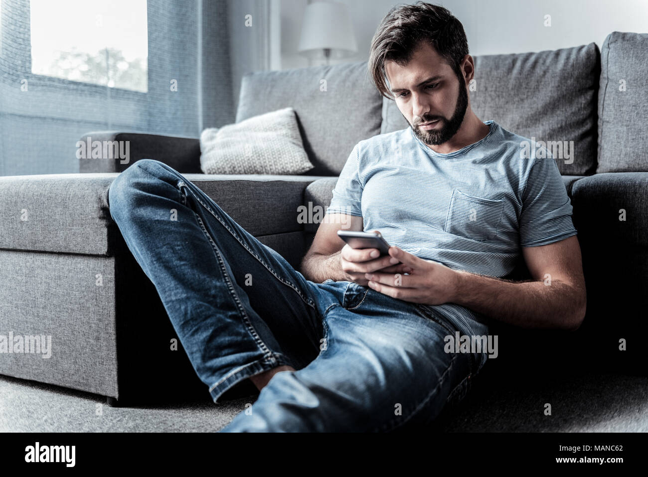 Waiting for a message hi-res stock photography and images - Alamy