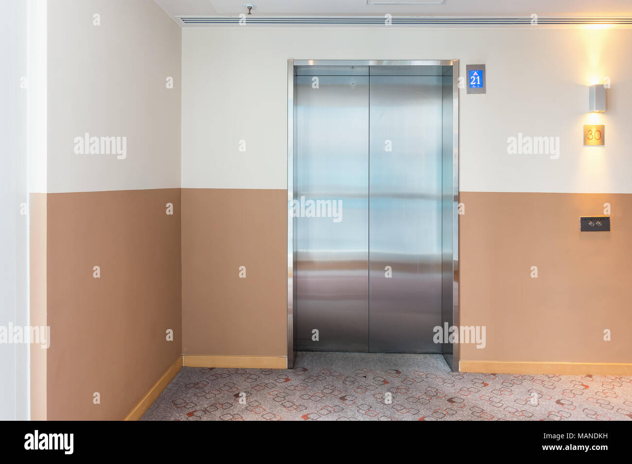 Passenger Elevator Stock Photos & Passenger Elevator Stock Images - Alamy