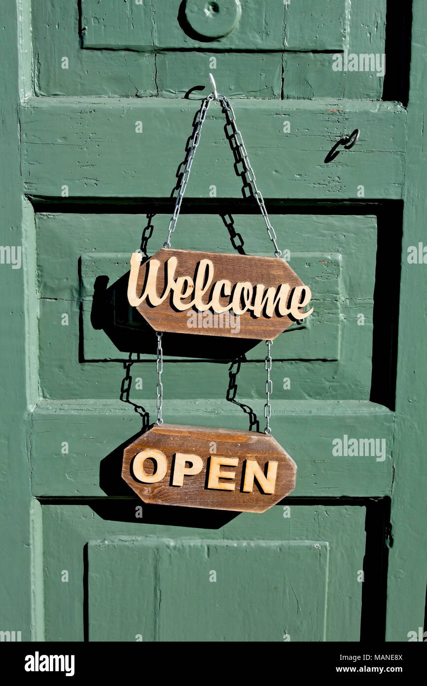 Open signs hi-res stock photography and images - Alamy