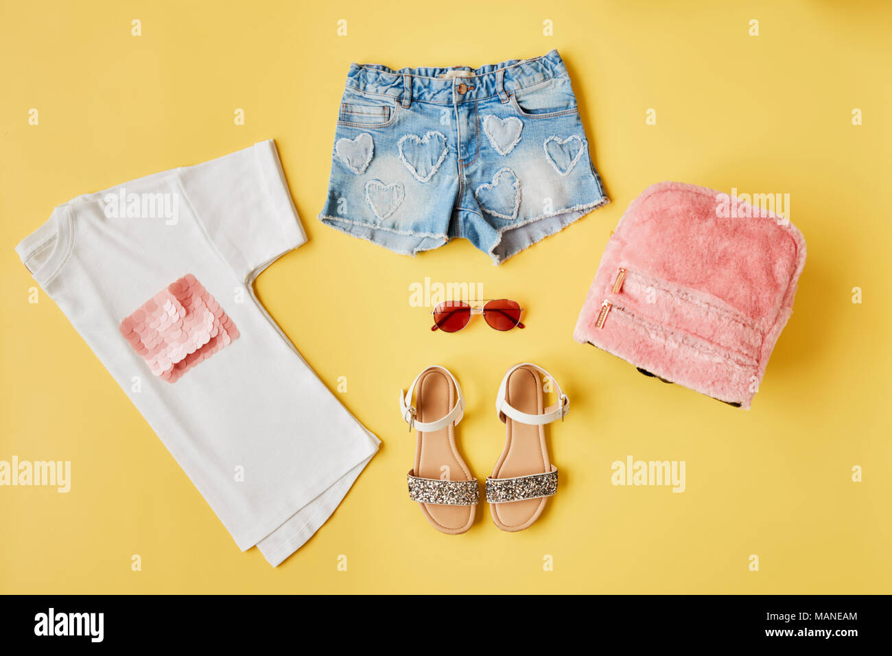 Lay clothes hi-res stock photography and images - Alamy