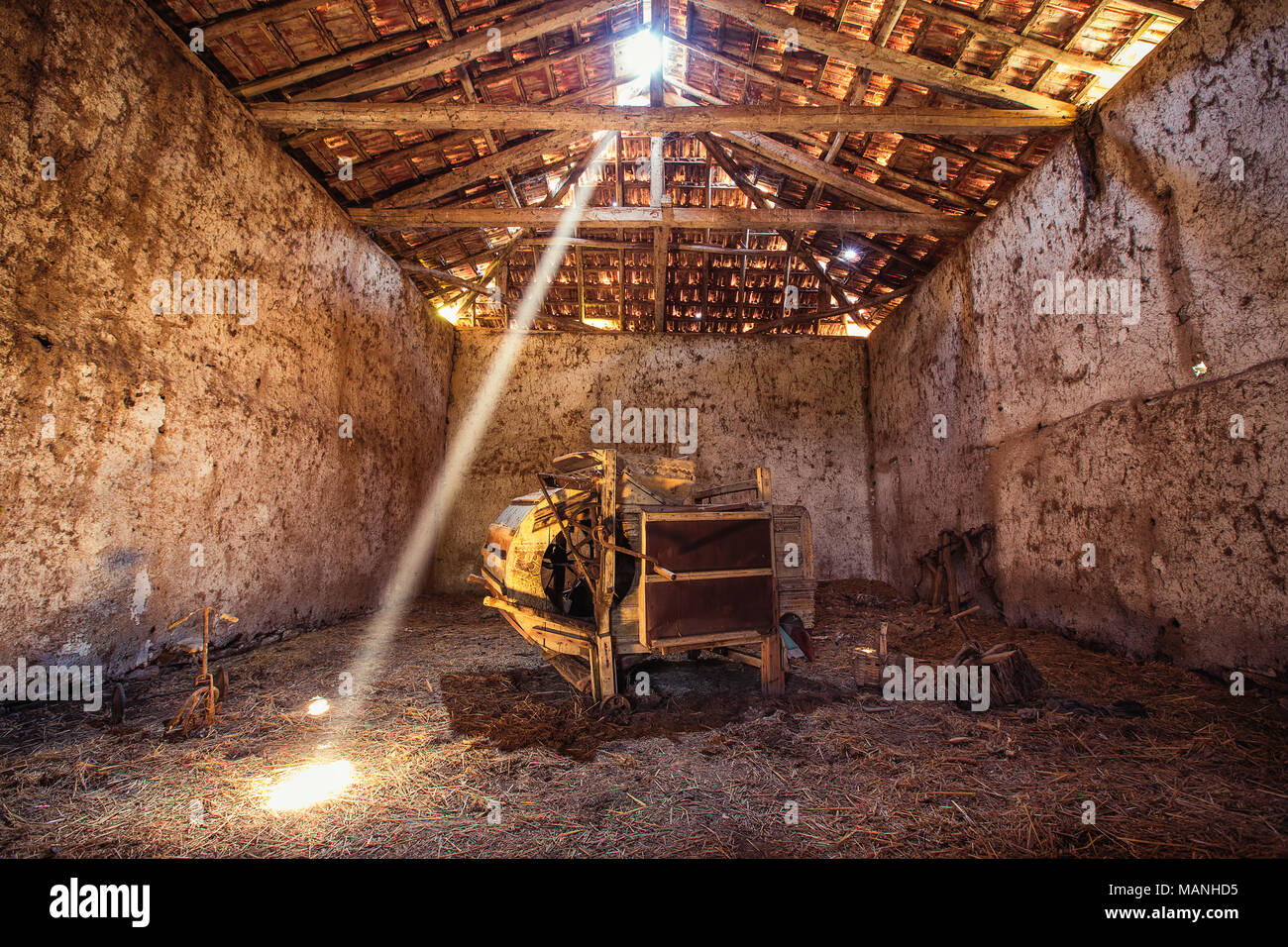 Vintage antique farm tools hi-res stock photography and images - Alamy