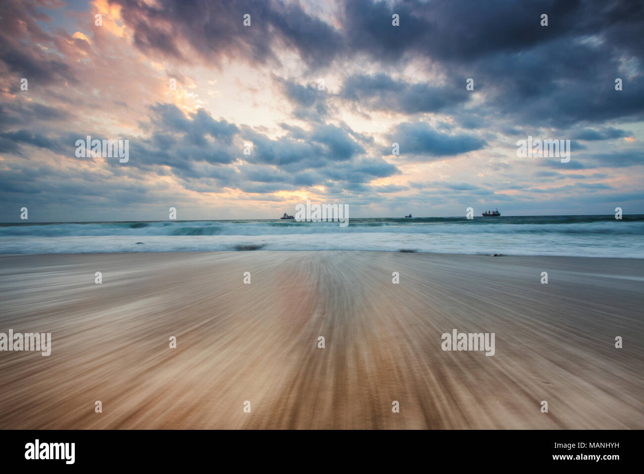 Abstract sunrise over ocean sun hi-res stock photography and images - Alamy