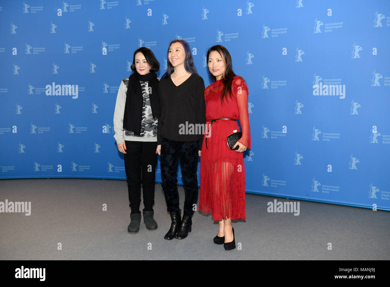 Shi shi singer hi-res stock photography and images - Alamy