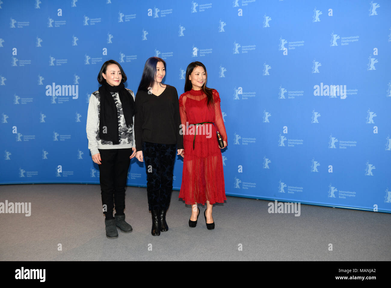Shi shi singer hi-res stock photography and images - Alamy