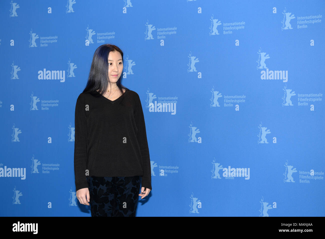Shi shi singer hi-res stock photography and images - Alamy