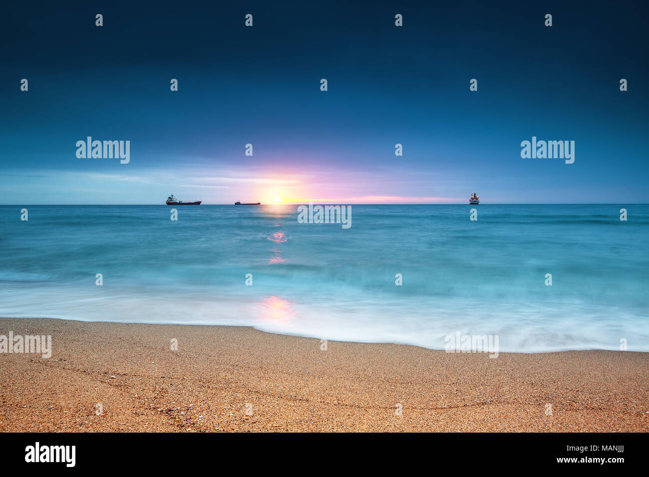 Container cargo ship sunrise hi-res stock photography and images - Alamy