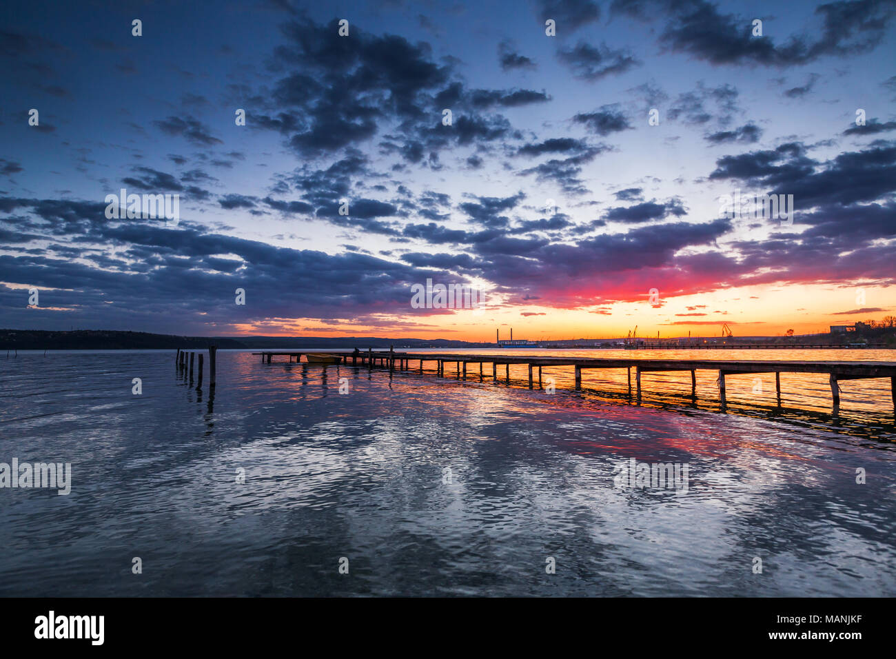 Beautiful tranquil shot sunset hi-res stock photography and images - Alamy