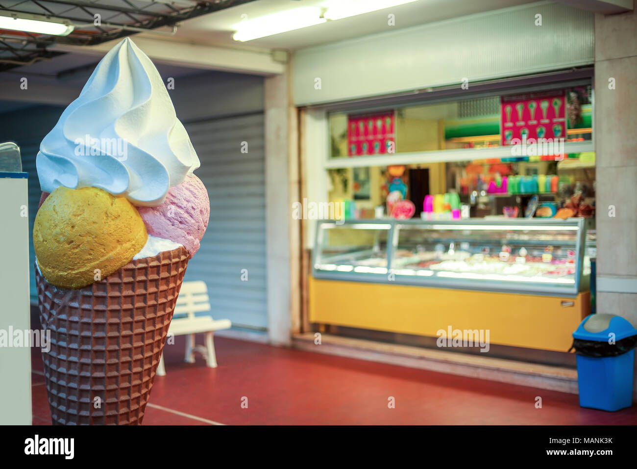 Colorful ice cream parlor sign and shop Stock Photo - Alamy