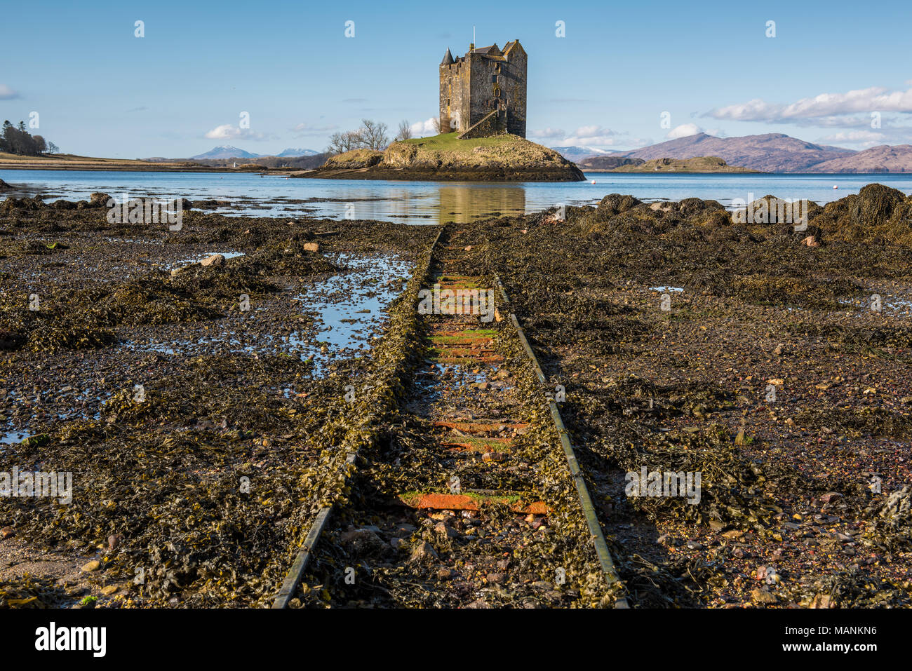 Castle stalker hi-res stock photography and images - Alamy