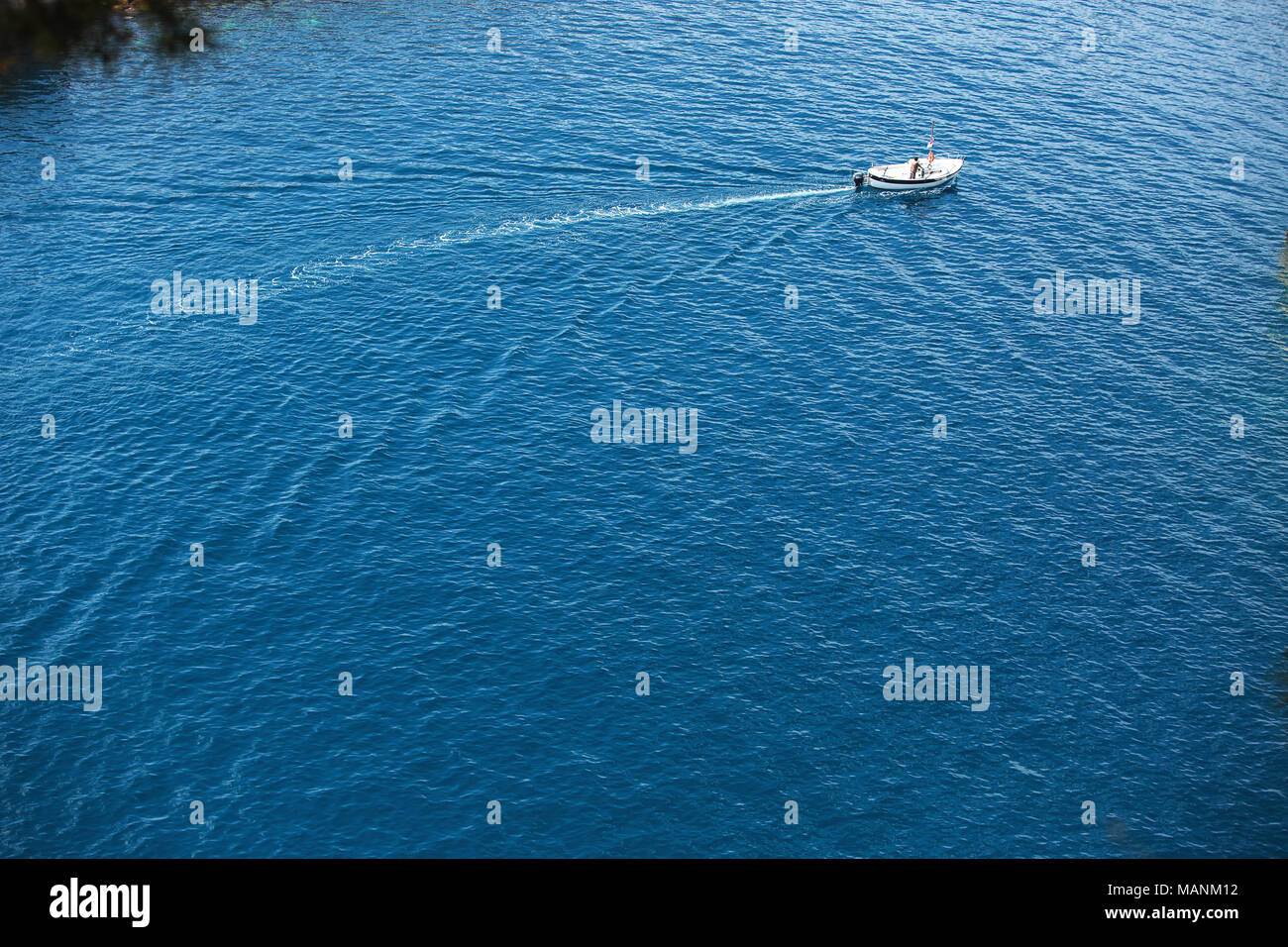 Aerial view motor boat heading hi-res stock photography and images - Alamy