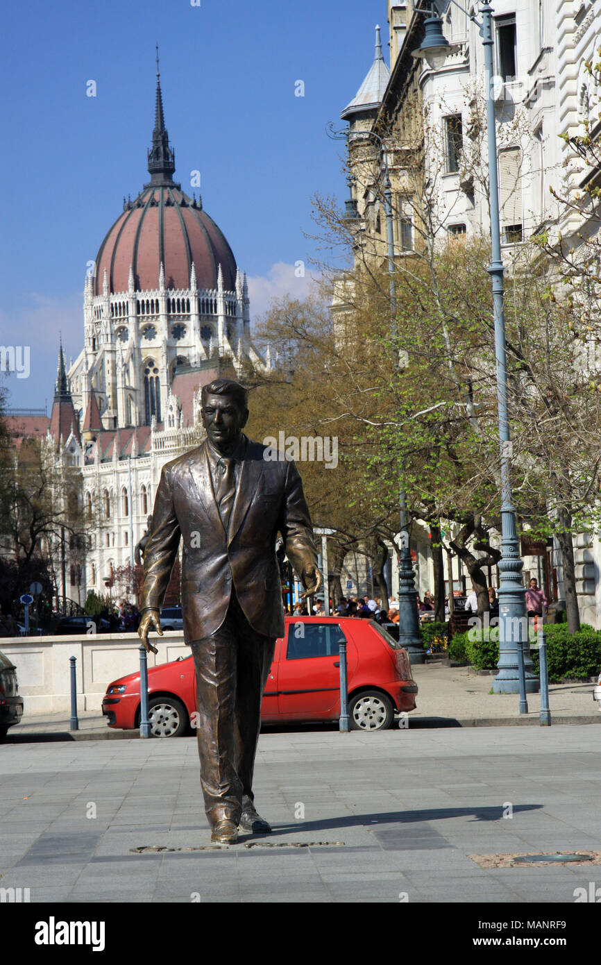 7 feet high bronze statue of Ronald Regan standing in liberty / freedom ...