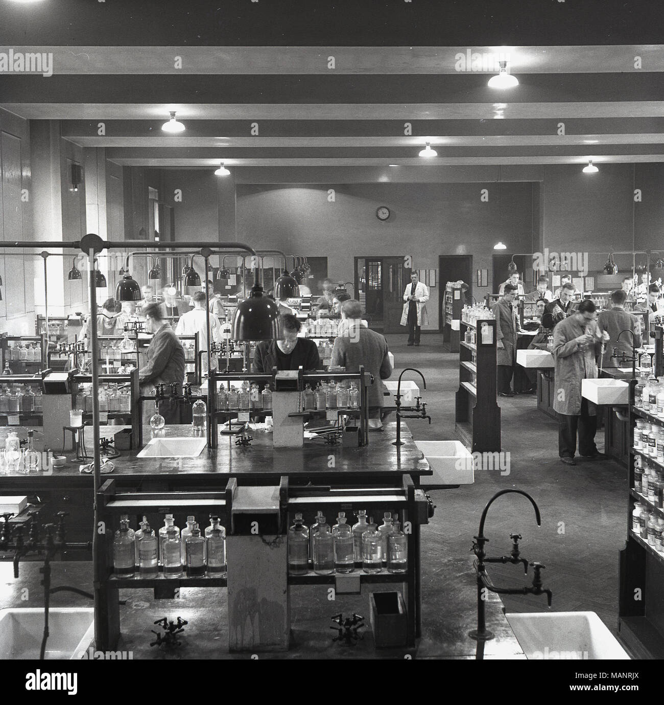 Black university students lab hi-res stock photography and images - Alamy