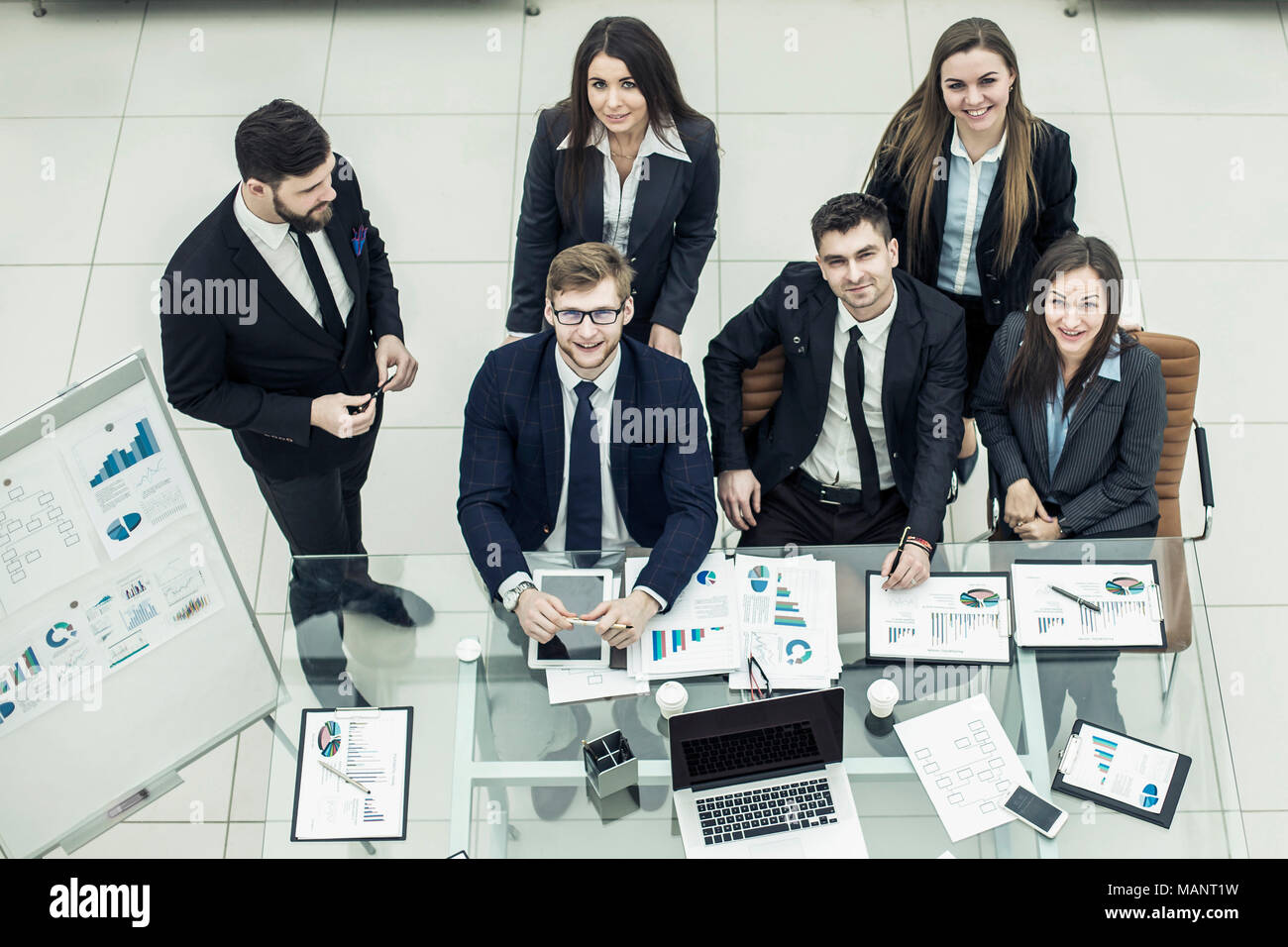 portrait of successful business team near the workplace in the office ...
