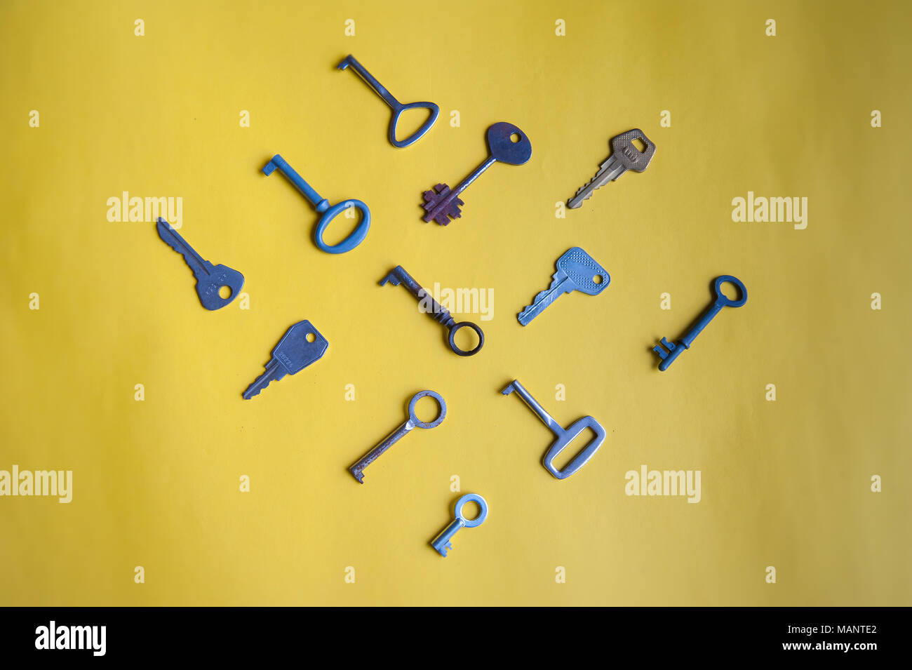 Table secret hi-res stock photography and images - Alamy