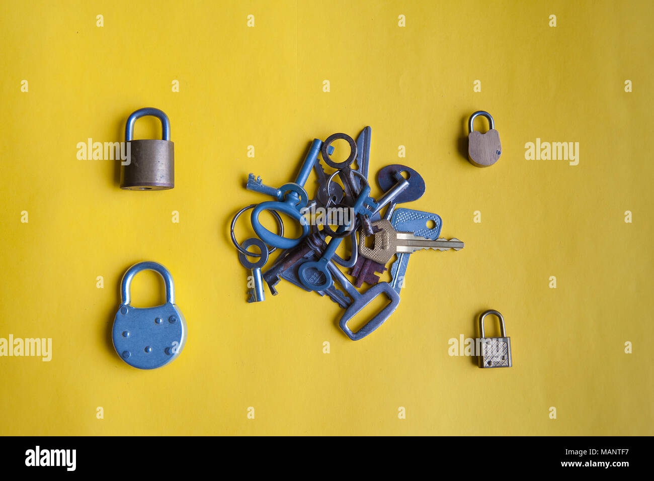 Steel locks hi-res stock photography and images - Alamy