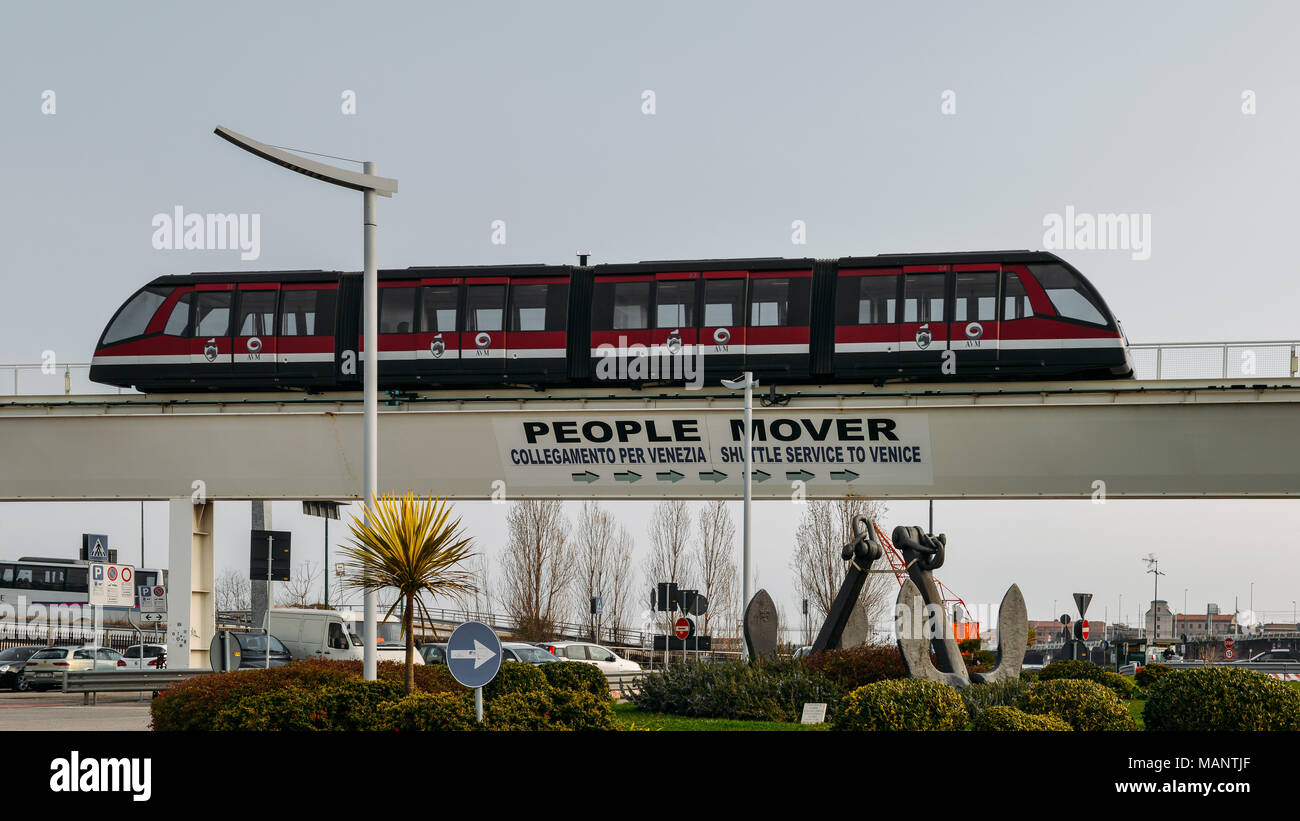 People Mover electric tram connects Venice's cruise ship terminal to ...