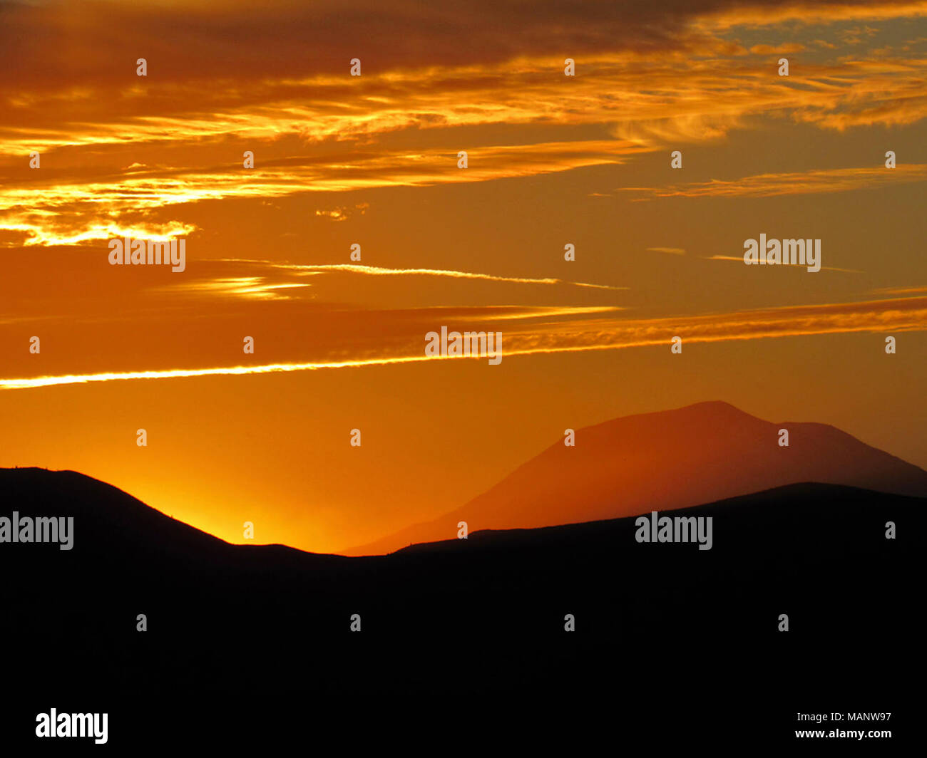 Sunrise at Mt Adams in WA Stock Photo - Alamy