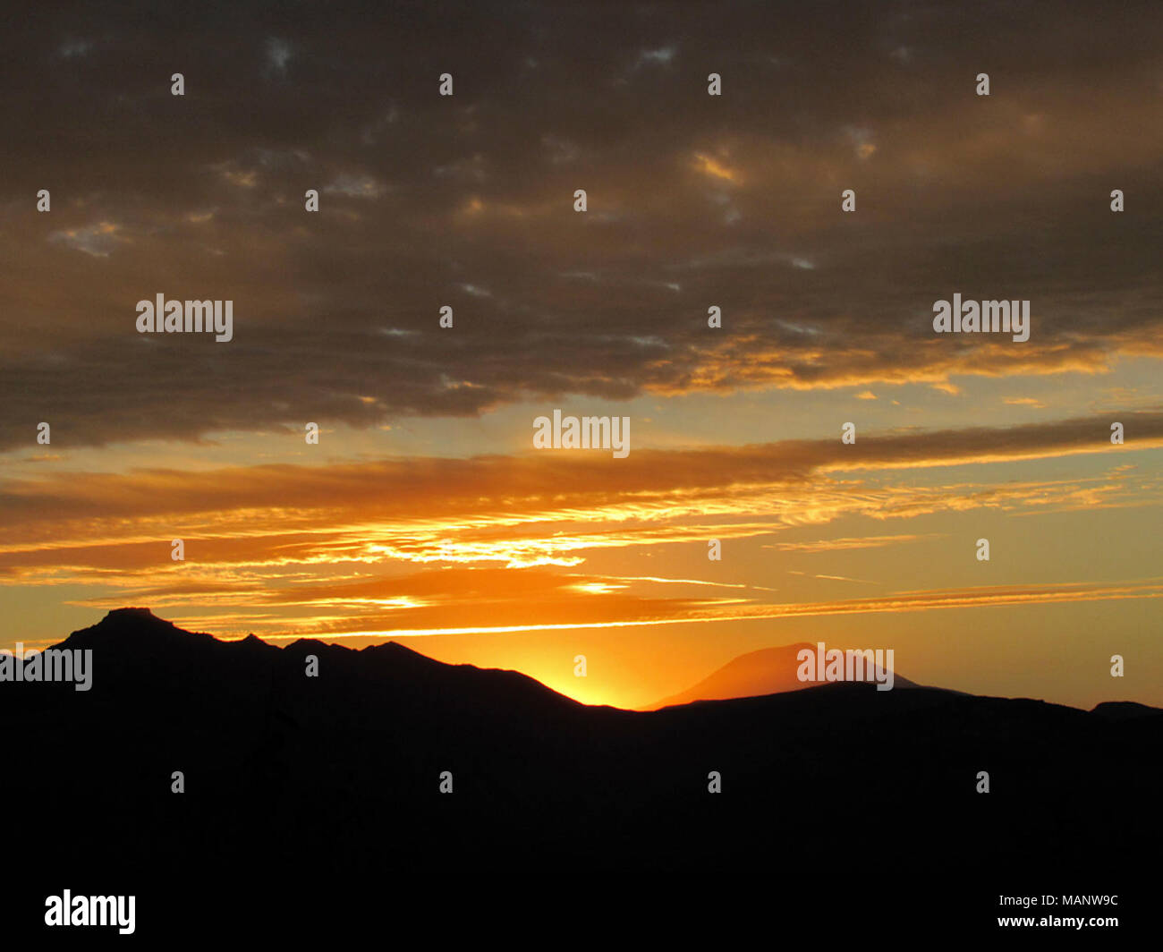Sunrise at Mt Adams in WA Stock Photo - Alamy