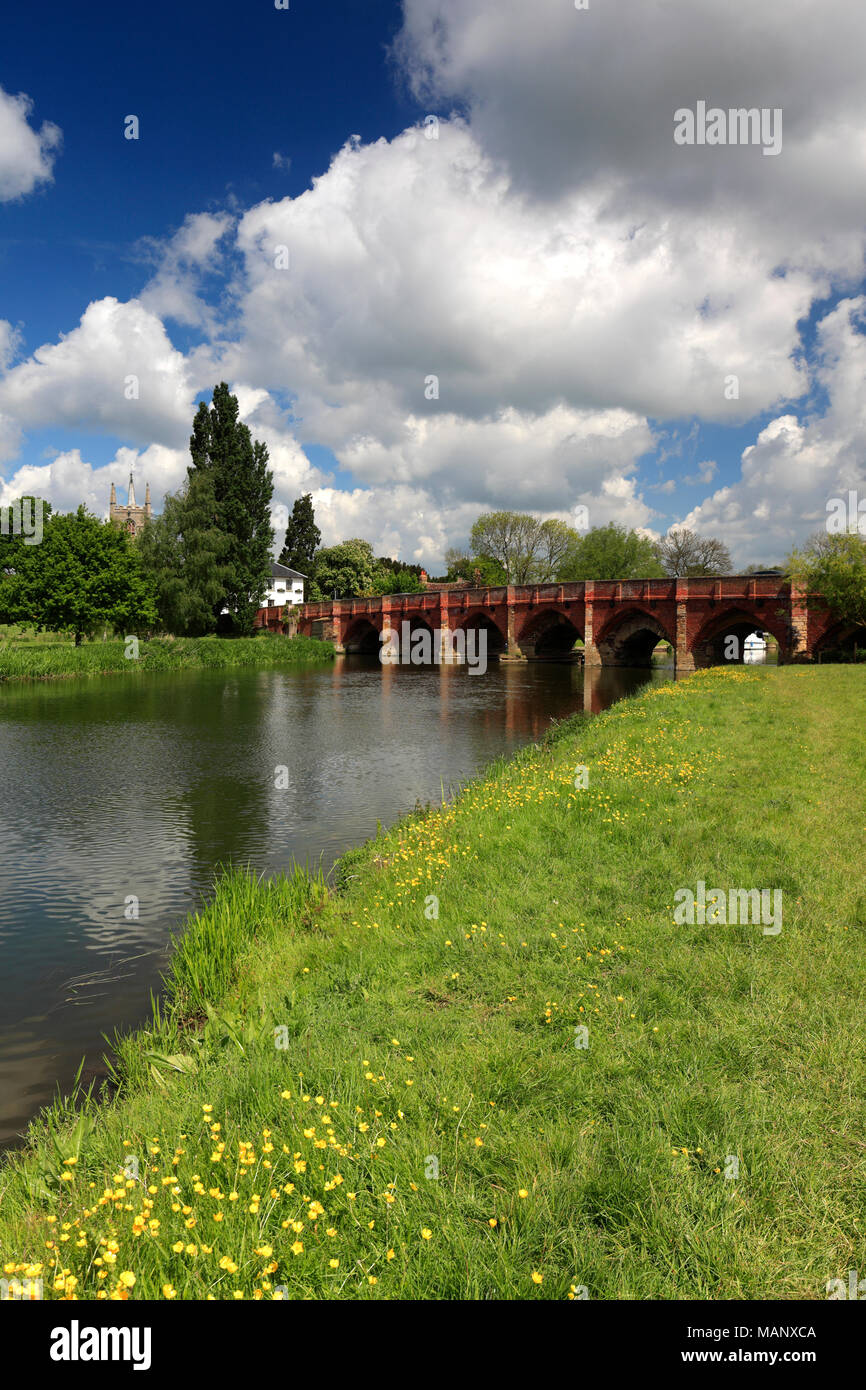 Summer view of the bridge over the river Great Ouse, Great Barford ...
