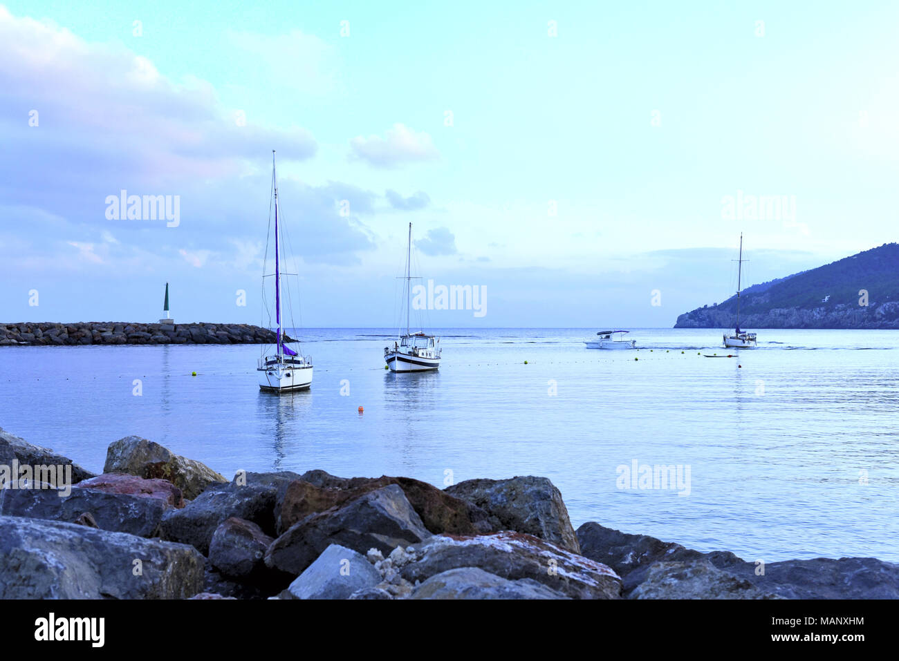 Luxury yacht sunset hi-res stock photography and images - Alamy