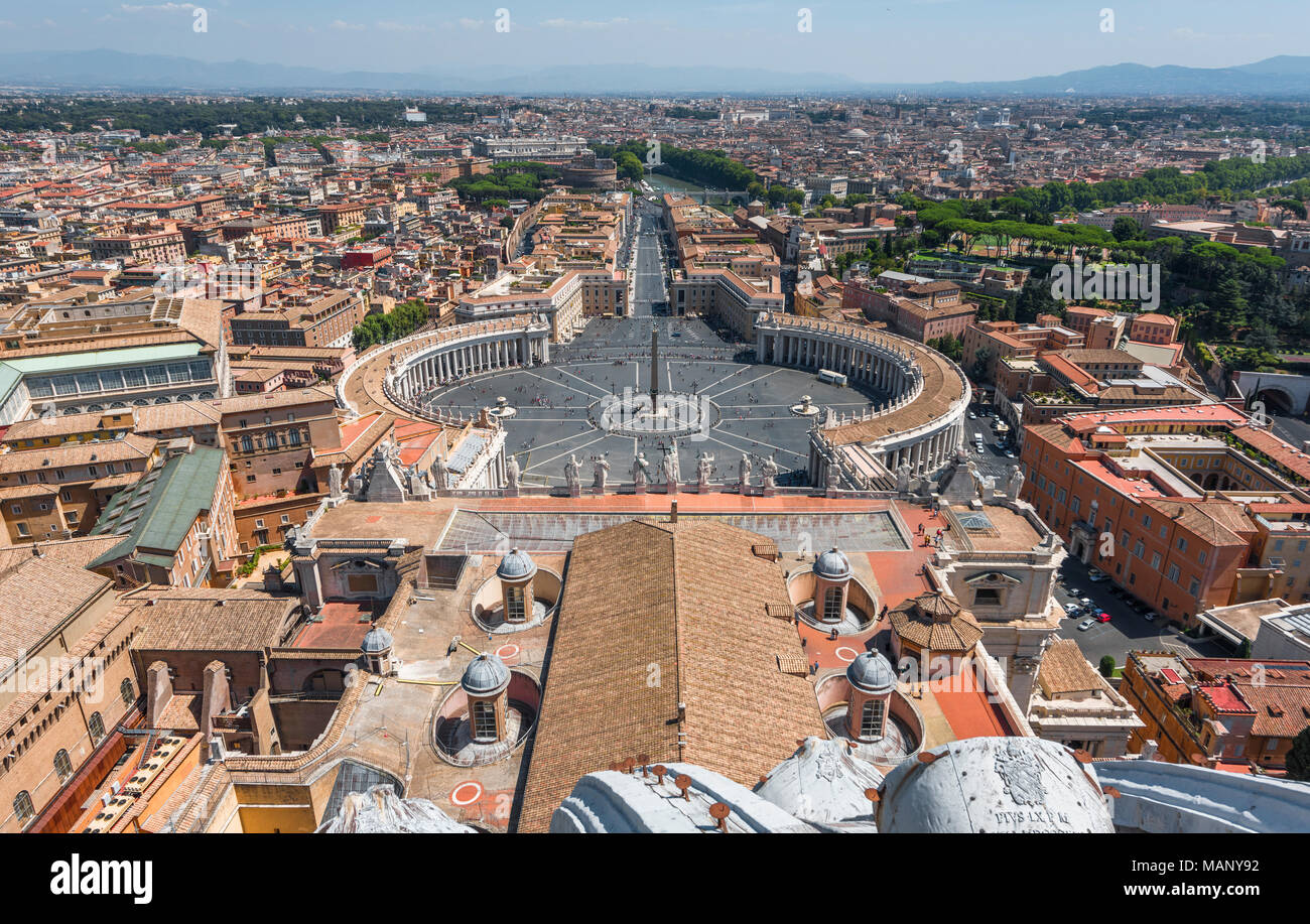 Bird's eye view on San Pietro square in Rome Stock Photo - Alamy