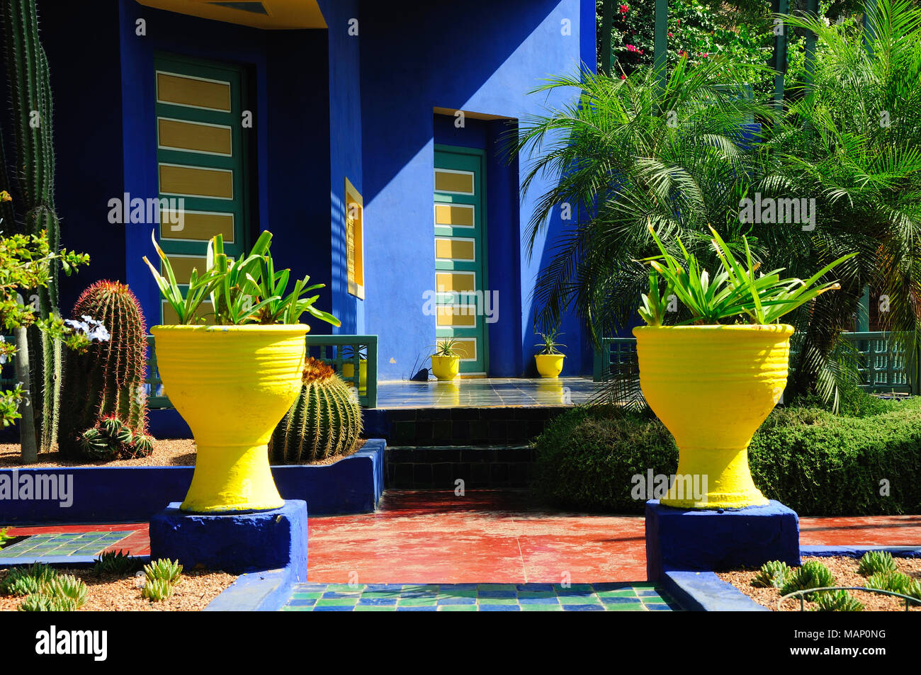 Blue garden morocco hi-res stock photography and images - Alamy