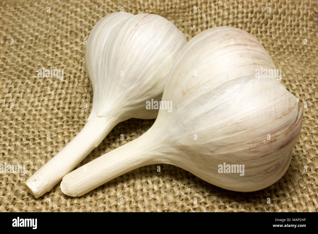 Two cloves hi-res stock photography and images - Alamy
