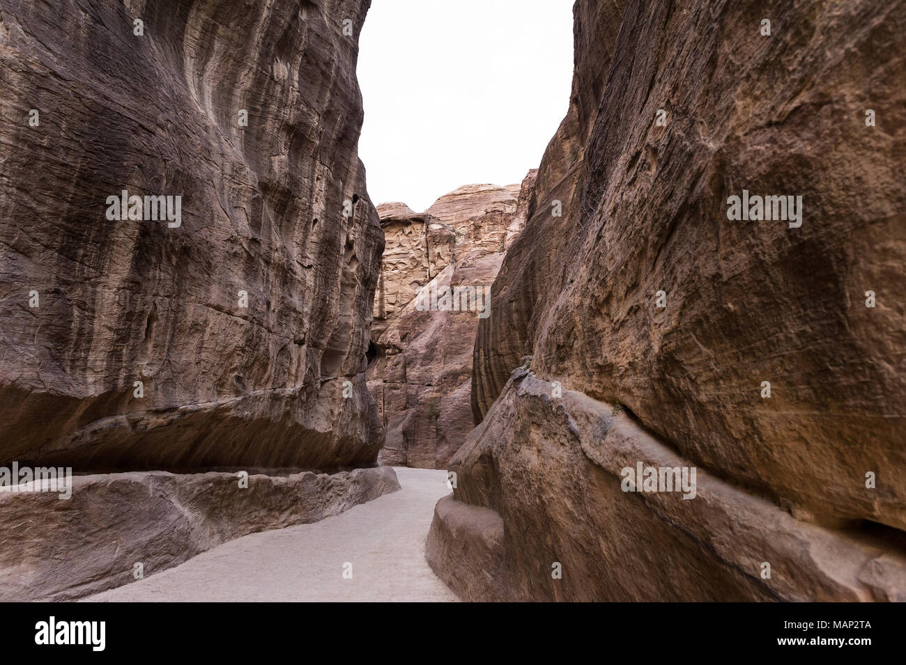 The Siq is the main entry road that leads to the Treasary hall in the ...