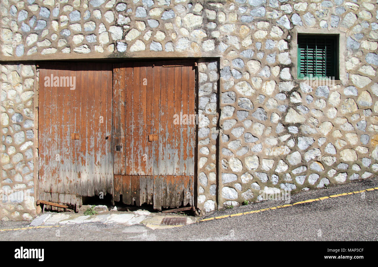 Granite stone wall hi-res stock photography and images - Alamy