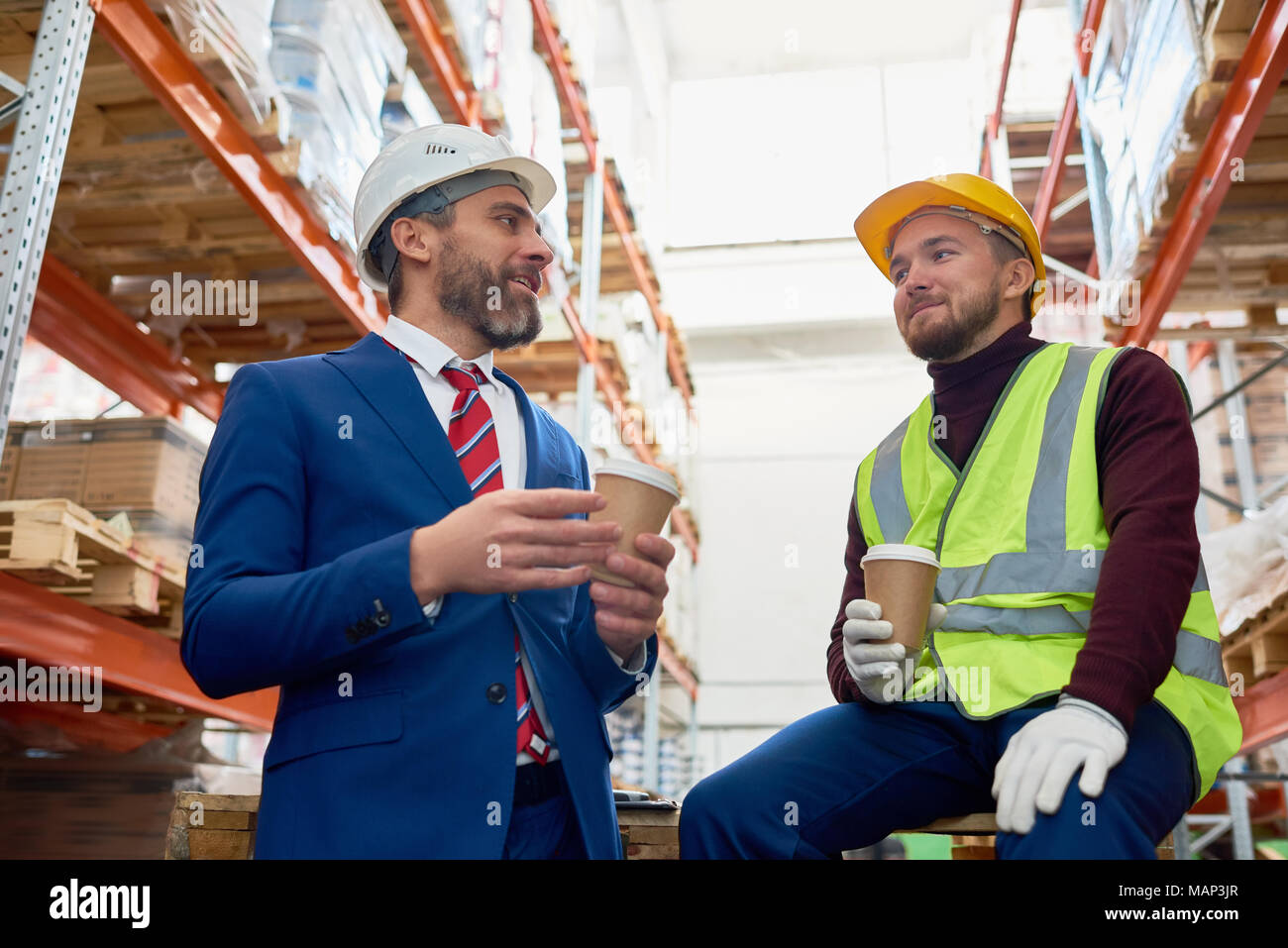 Factory workers taking break hi-res stock photography and images - Alamy